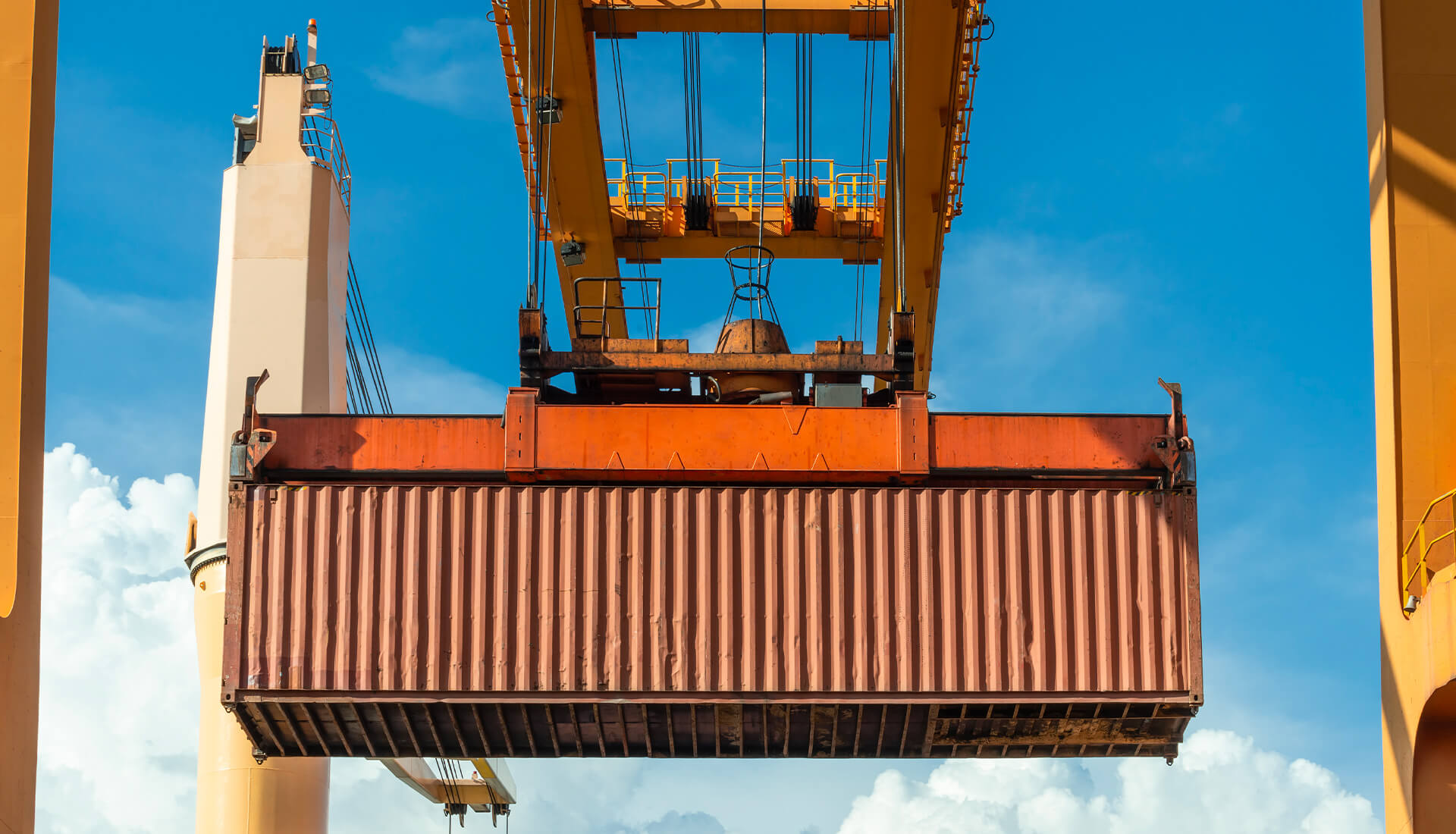 Spedizione full container via mare | Spedizioni FCL | Brighenti